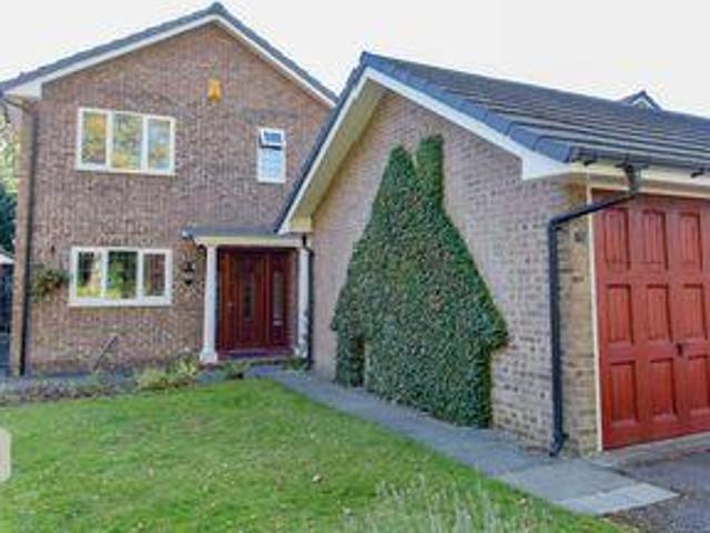4 Bedrooms Detached house for sale in Thorneycroft, Leigh WN7