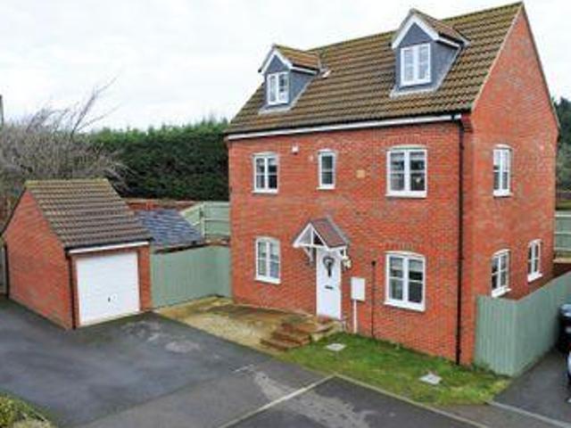 4 Bedrooms Detached house for sale in Thorneydene Gardens, Grantham NG31
