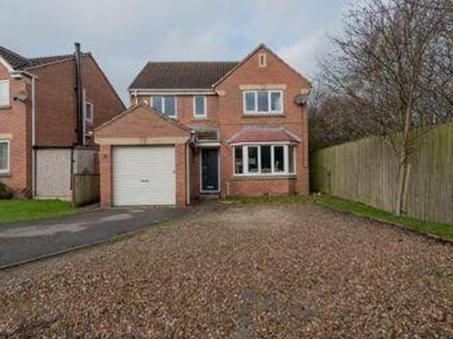 4 Bedrooms Detached house for sale in Tingley Crescent, Tingley WF3