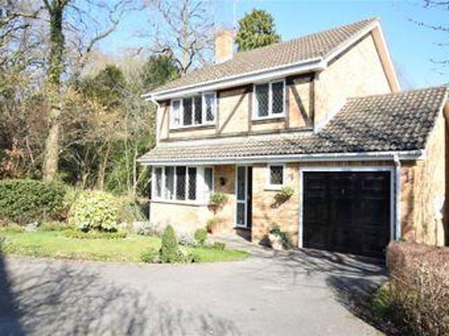 4 Bedrooms Detached house for sale in Tippits Mead, Bracknell, Berkshire RG42
