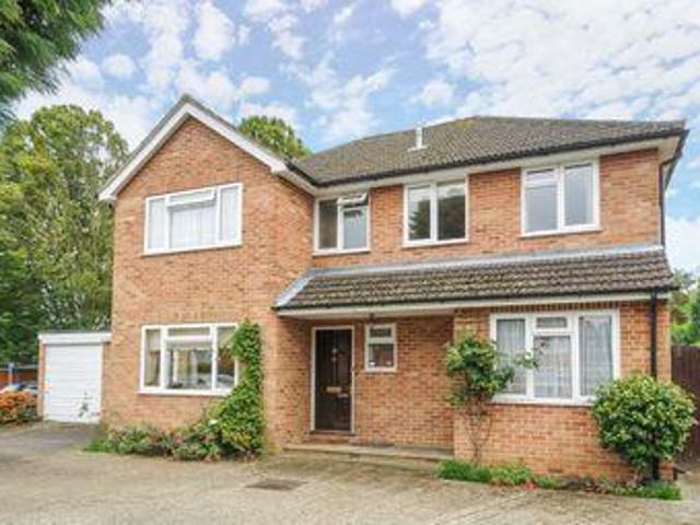4 Bedrooms Detached house for sale in Tormead Road, Guildford GU1