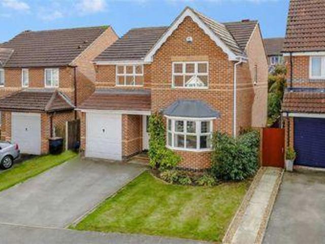 4 Bedrooms Detached house for sale in Trefoil Drive, Harrogate, North Yorkshire HG3