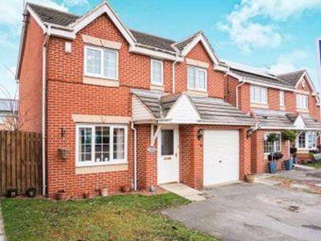 4 Bedrooms Detached house for sale in Troon Close, Normanton WF6