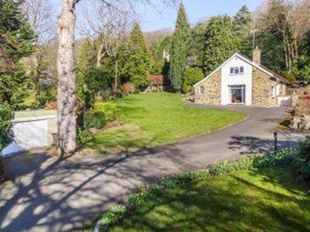 4 Bedrooms Detached house for sale in Underwood Drive, Rawdon, Leeds LS19