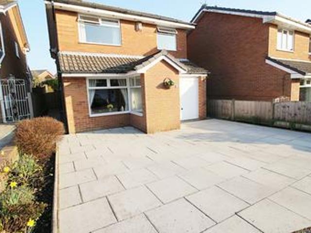 4 Bedrooms Detached house for sale in Upper Lees Drive, Westhoughton BL5