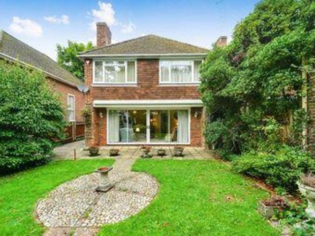 4 Bedrooms Detached house for sale in Varndean Drive, Varndean Estate, Brighton, East Sussex BN1