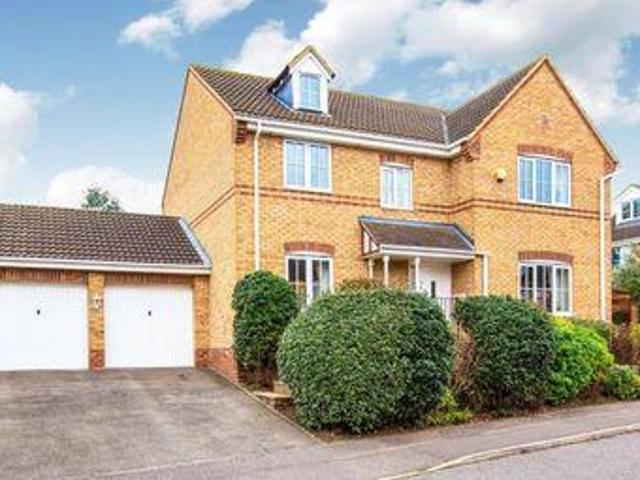 4 Bedrooms Detached house for sale in Varrier Jones Drive, Papworth Everard, Cambridge, Cambridgeshire CB23