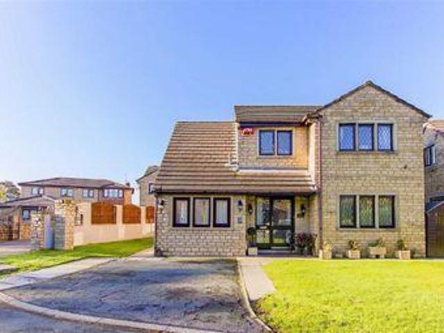4 Bedrooms Detached house for sale in Victoria Gardens, Barrowford, Lancashire BB9