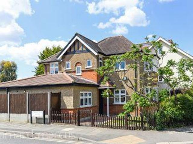 4 Bedrooms Detached house for sale in Villiers Avenue, Surbiton KT5