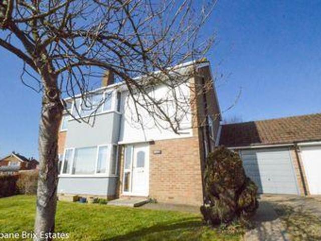 4 Bedrooms Detached house for sale in Wycombe Road Holmer Green, High Wycombe HP15