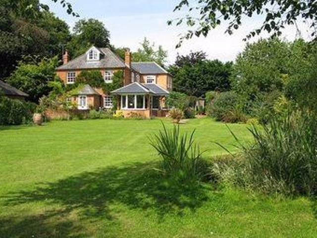 4 Bedrooms Detached house for sale in Wyfold Road, Gallowstree Common RG4