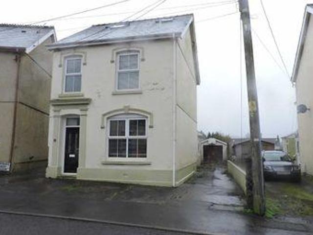 4 Bedrooms Detached house for sale in Walter Road, Ammanford SA18