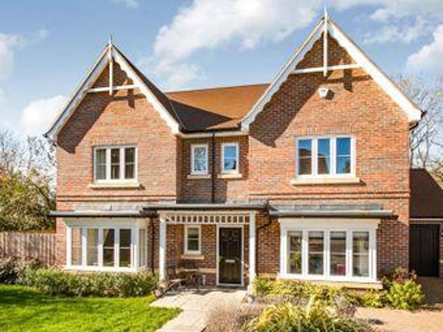 4 Bedrooms Detached house for sale in Welcome Place, Horsham RH13