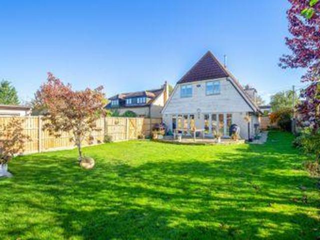 4 Bedrooms Detached house for sale in West Drive, Highfields Caldecote, Cambridge CB23