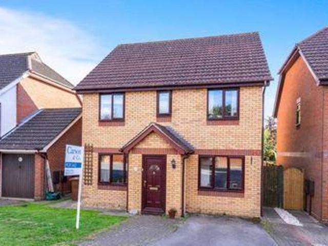 4 Bedrooms Detached house for sale in West End, Surrey, United Kingdom GU24