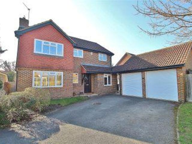 4 Bedrooms Detached house for sale in West End, Woking, Surrey GU24