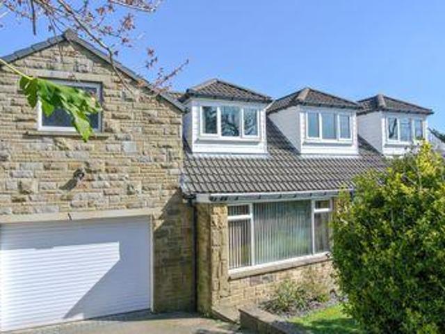 4 Bedrooms Detached house for sale in Westcroft, Honley, Holmfirth HD9