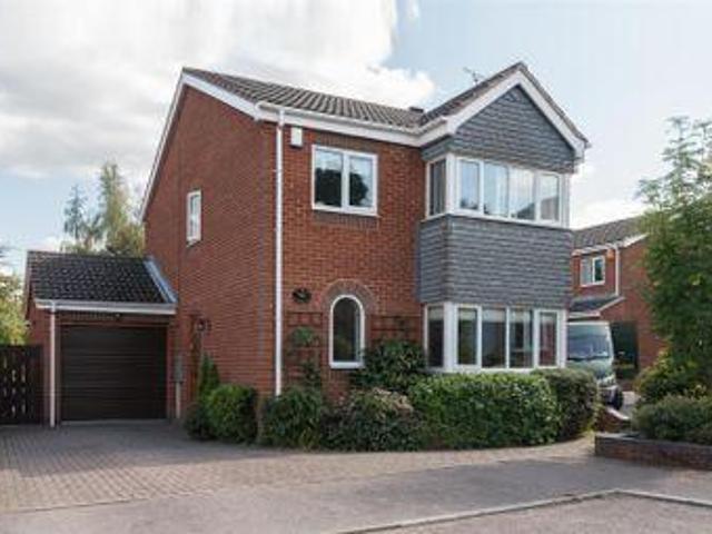 4 Bedrooms Detached house for sale in Westfield Close, Chesterfield S40