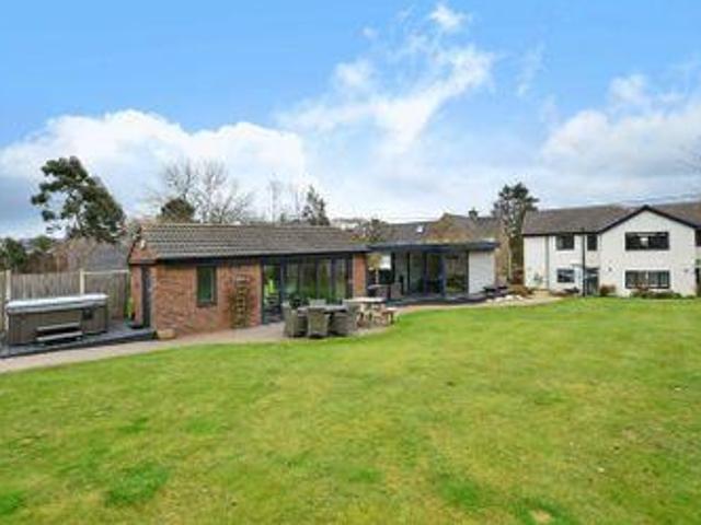 4 Bedrooms Detached house for sale in Westfield Lane, Middle Handley, Sheffield S21