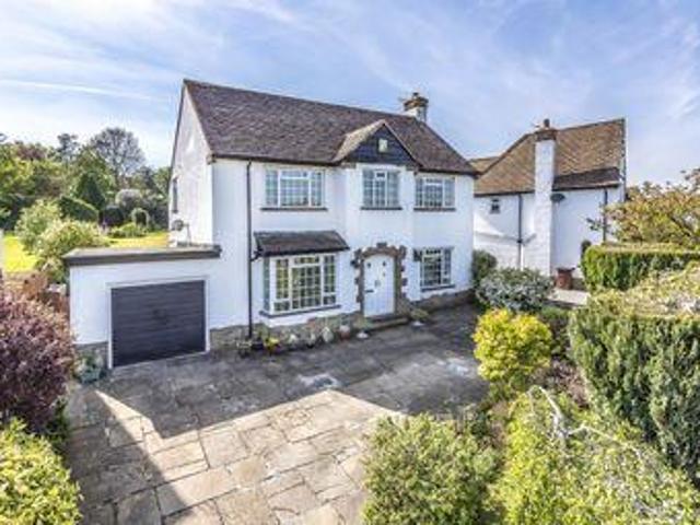 4 Bedrooms Detached house for sale in Westgate, Guiseley, Leeds LS20