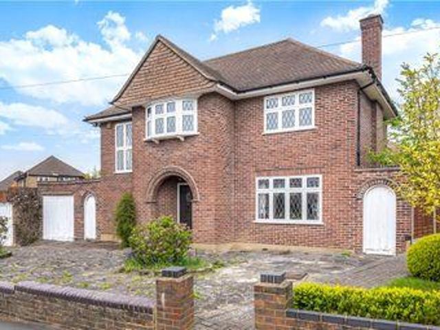 4 Bedrooms Detached house for sale in Westholme Gardens, Ruislip, Middlesex HA4