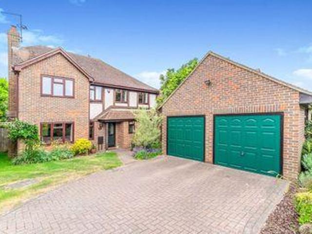 4 Bedrooms Detached house for sale in Wheatfields, Chatham ME5