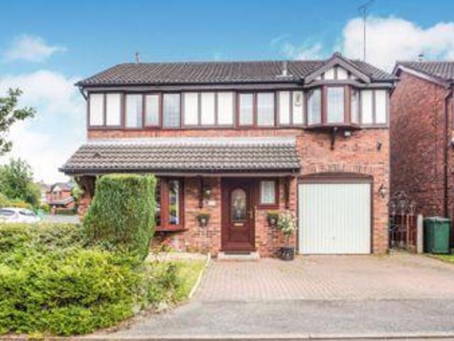 4 Bedrooms Detached house for sale in Whittle Brook Grove, Heywood OL10