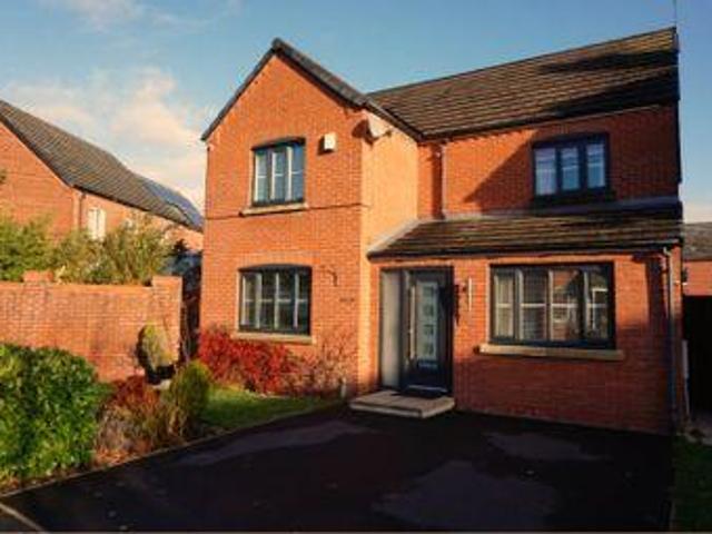 4 Bedrooms Detached house for sale in Whitington Close, Little Lever, Bolton BL3
