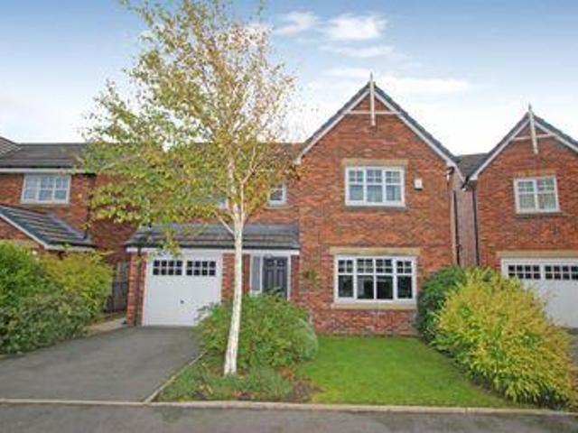 4 Bedrooms Detached house for sale in Williams Drive, Guide, Blackburn BB2
