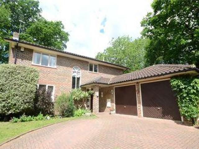 4 Bedrooms Detached house for sale in Wilton Crescent, Windsor, Berkshire SL4