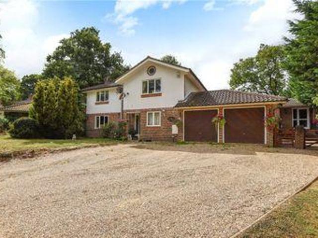 4 Bedrooms Detached house for sale in Wilton Crescent, Windsor, Berkshire SL4