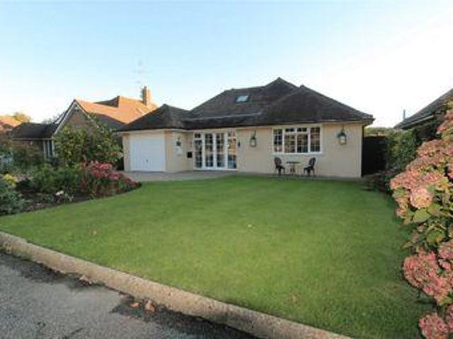 4 Bedrooms Detached house for sale in Withyham Road, Bexhill On Sea, East Sussex TN39