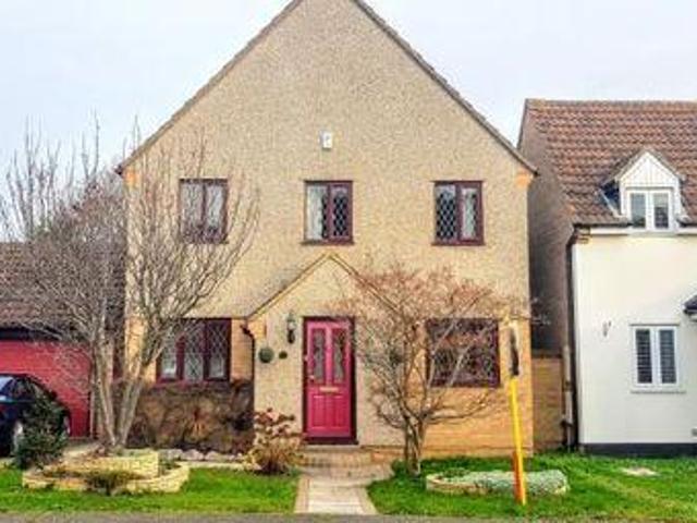 4 Bedrooms Detached house for sale in Woodberry Road, Wickford SS11