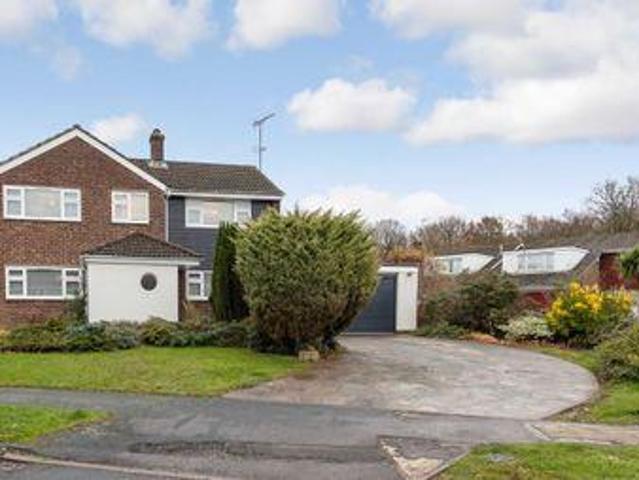 4 Bedrooms Detached house for sale in Woodlands Way, Southwater, Horsham RH13