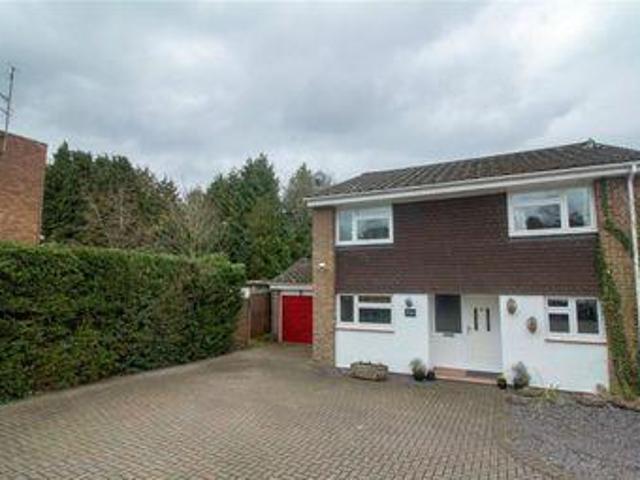 4 Bedrooms Detached house for sale in Woodlands, Fleet GU51