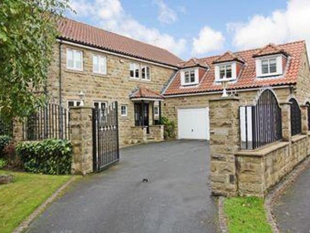 4 Bedrooms Detached house for sale in Woodlands Park, Scarcroft, Leeds LS14