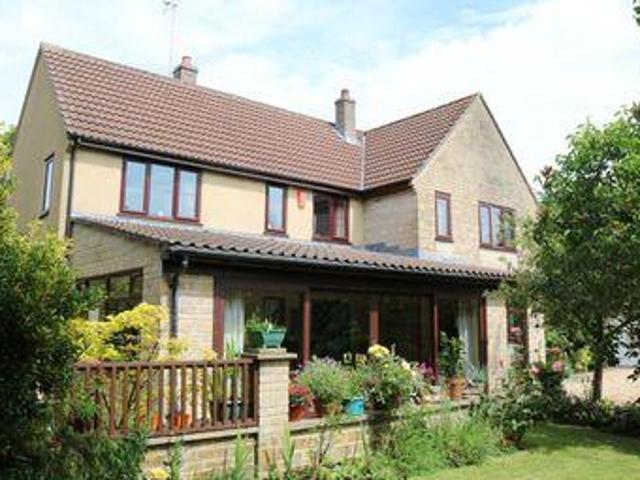 4 Bedrooms Detached house for sale in 18 Shortwood Road, Pucklechurch BS16