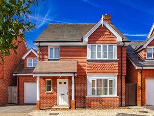 4 Bedrooms Detached house for sale in 10 Lowbury Gardens, Compton RG20