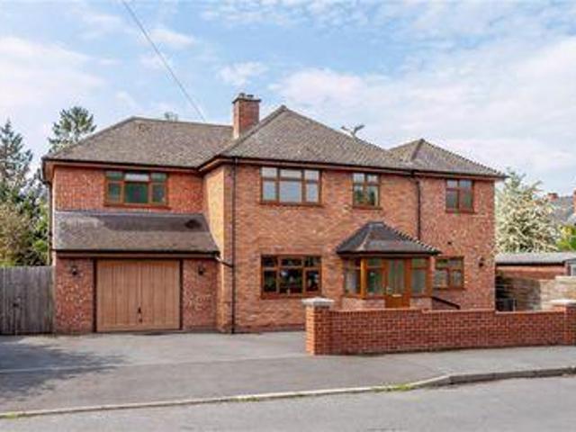 4 Bedrooms Detached house for sale in 4 Dormington Drive, Hereford HR1