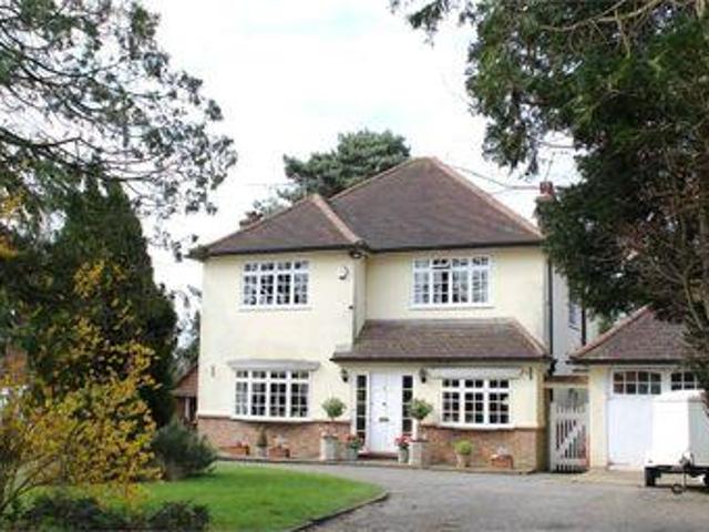 4 Bedrooms Detached house for sale in 7 Upland Drive, Brookmans Park, Herts AL9