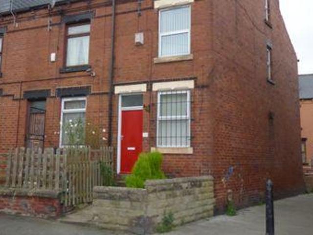 4 Bedrooms End terrace house for rent in Burlington Road, Beeston, Leeds, West Yorkshire LS11