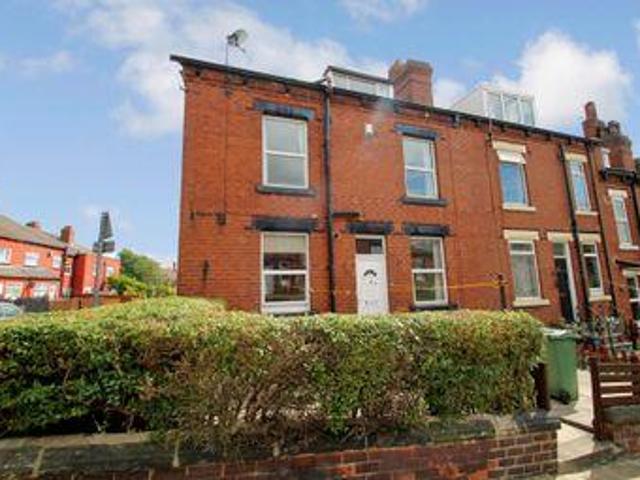 4 Bedrooms End terrace house for rent in Bankfield Terrace, Burley, Leeds LS4