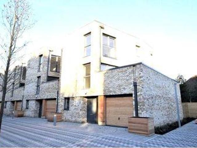 4 Bedrooms End terrace house for rent in Beatrice Place, Southfields, Wimbledon SW19