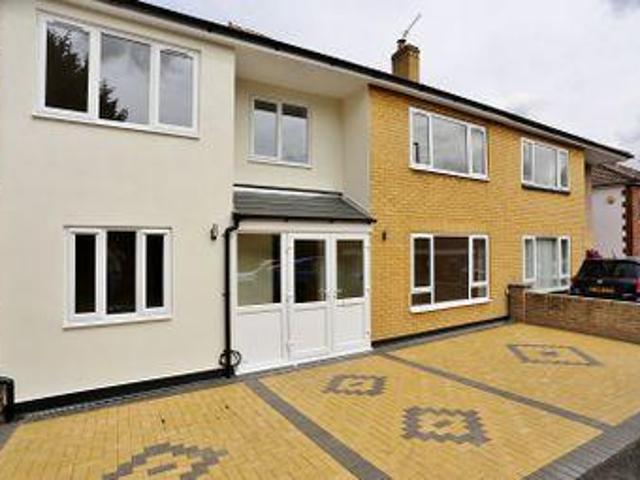 4 Bedrooms End terrace house for rent in Beech Tree Glade, London E4