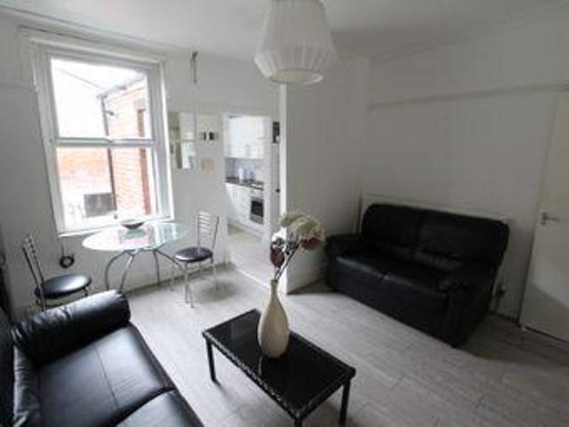 4 Bedrooms End terrace house for rent in Belgrave Square, Sheffield S2