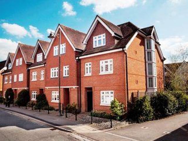 4 Bedrooms End terrace house for rent in Black Horse Way, Horsham RH12