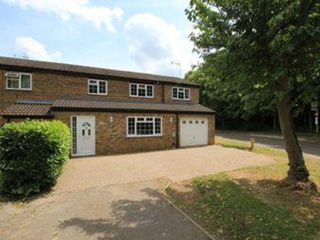 4 Bedrooms End terrace house for rent in Blenheim Way, Stevenage, Hertfordshire SG2