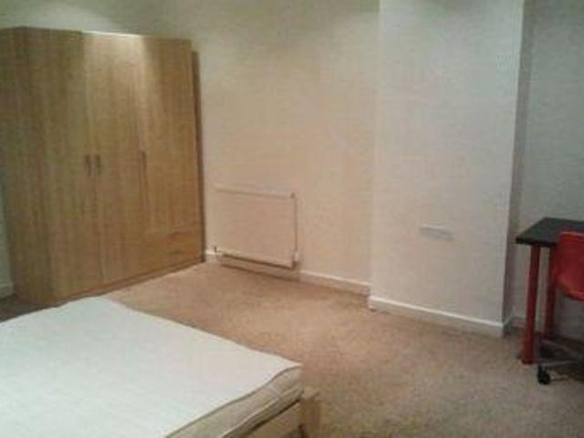 4 Bedrooms End terrace house for rent in Curzon Road, Bolton BL1