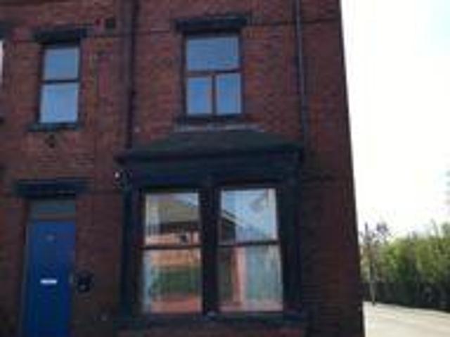 4 Bedrooms End terrace house for rent in Colenso Mount, Holbeck, Leeds LS11
