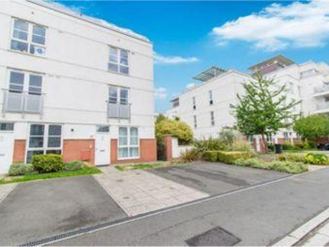 4 Bedrooms End terrace house for rent in Quainton Road, Leicester LE2